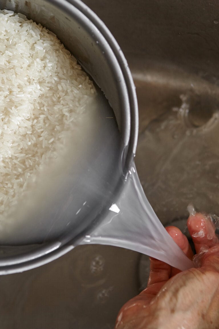 The Easy Way To Cook Rice | Newbie In The Kitchen