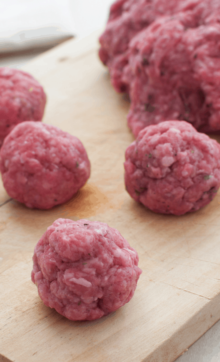 Easy Homemade Meatballs | Newbie In The Kitchen