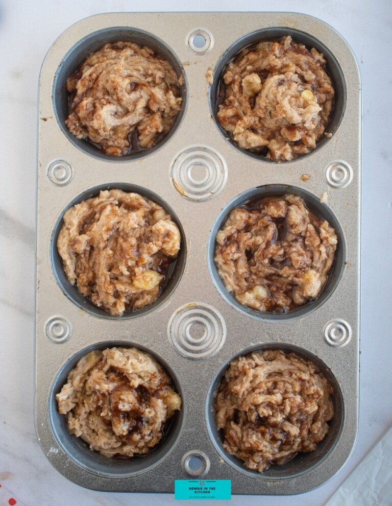 Cinnamon Roll Banana Muffins | Newbie In The Kitchen