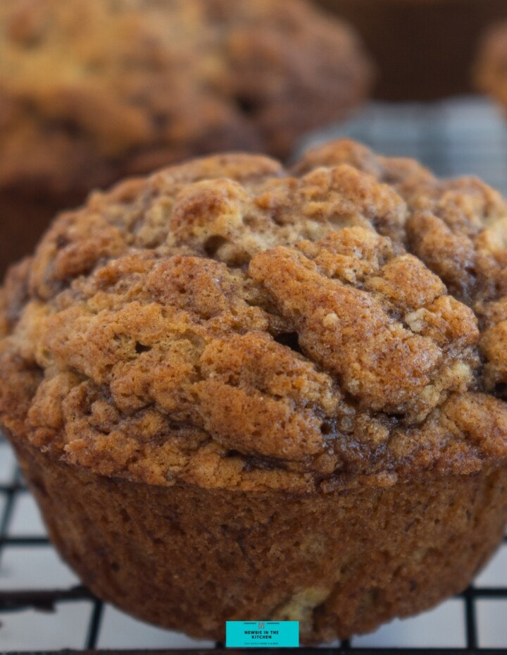 Cinnamon Roll Banana Muffins | Newbie In The Kitchen