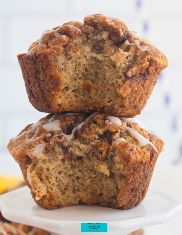 Cinnamon Roll Banana Muffins | Newbie In The Kitchen