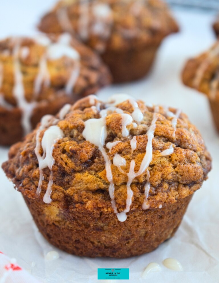 Cinnamon Roll Banana Muffins | Newbie In The Kitchen