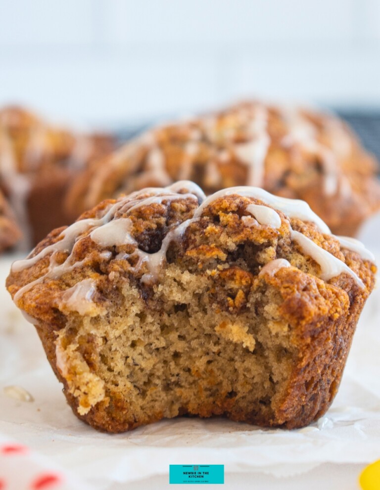 Cinnamon Roll Banana Muffins | Newbie In The Kitchen